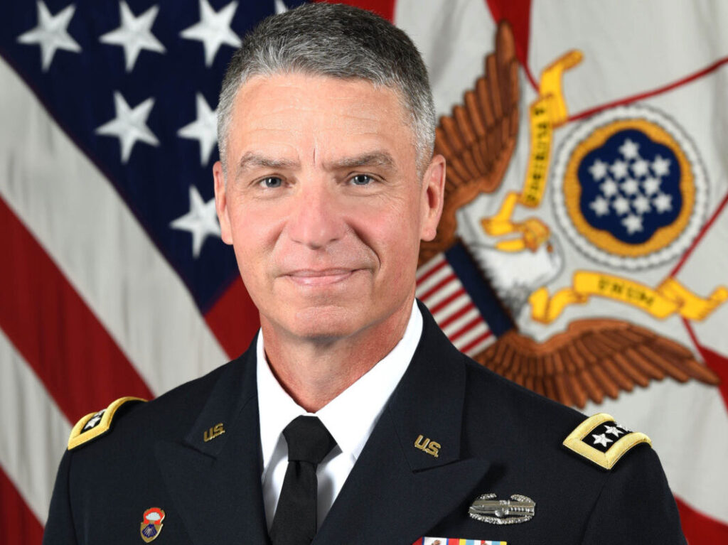 Four-star general named UofL Alumnus of the Year | UofL News
